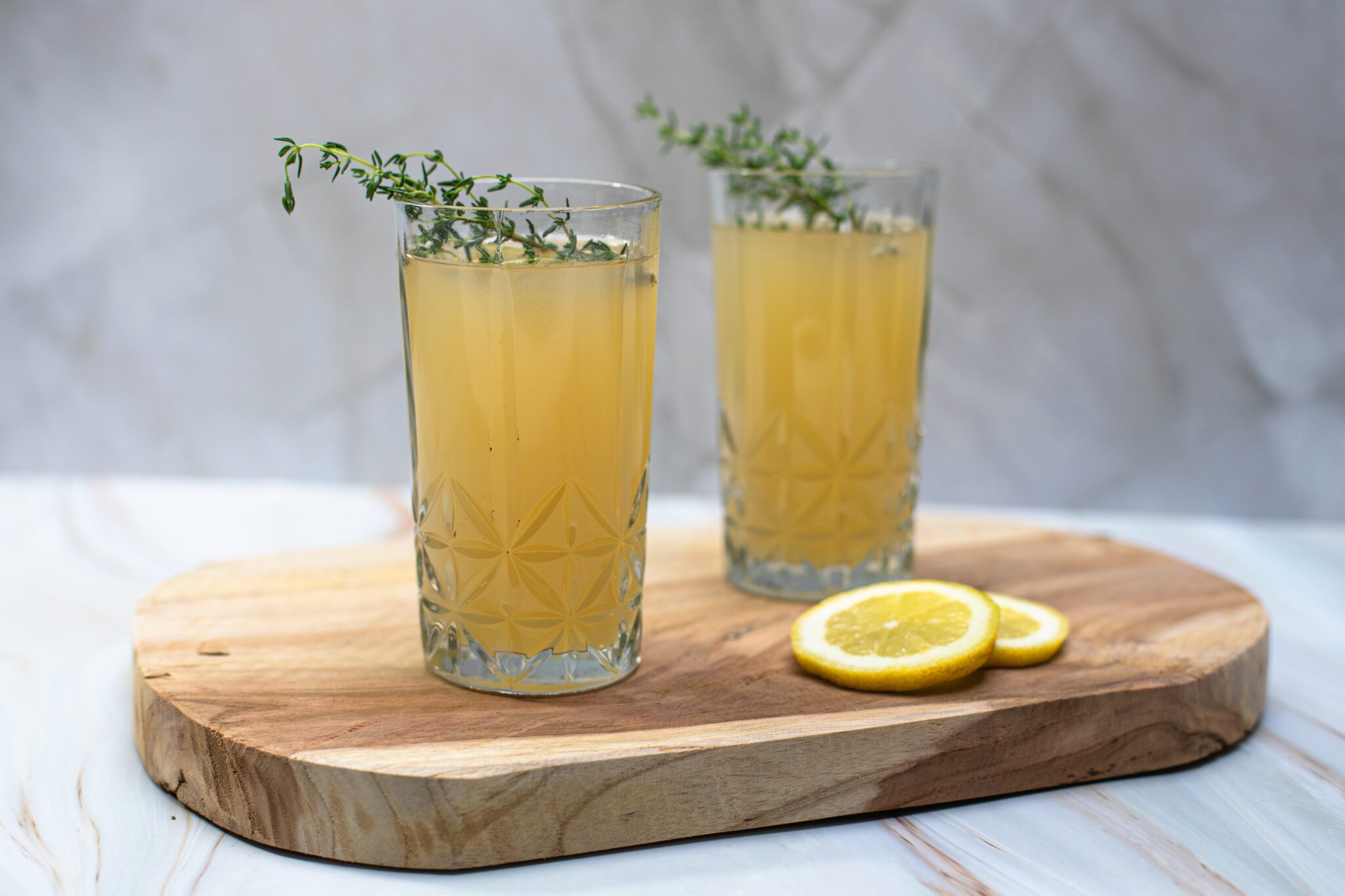 Mocktail appelsap-tonic-tijm | Straffe Streek